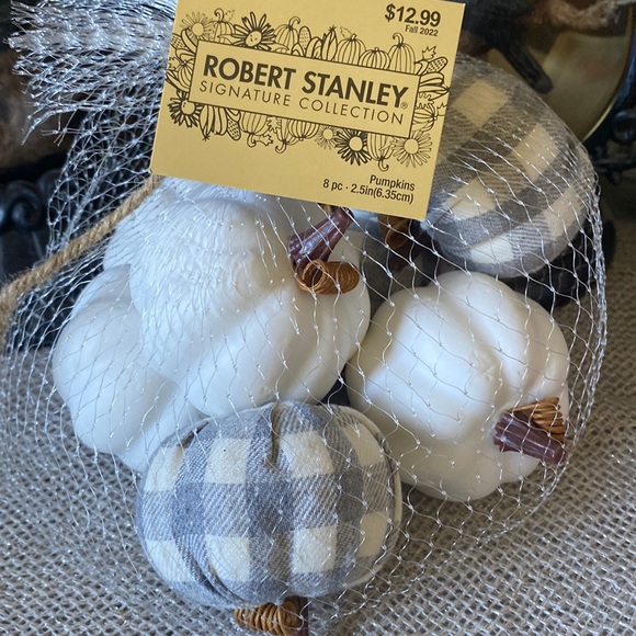 Robert Stanley | Accents | Robert Stanley Signature Collection Pumpkins ...